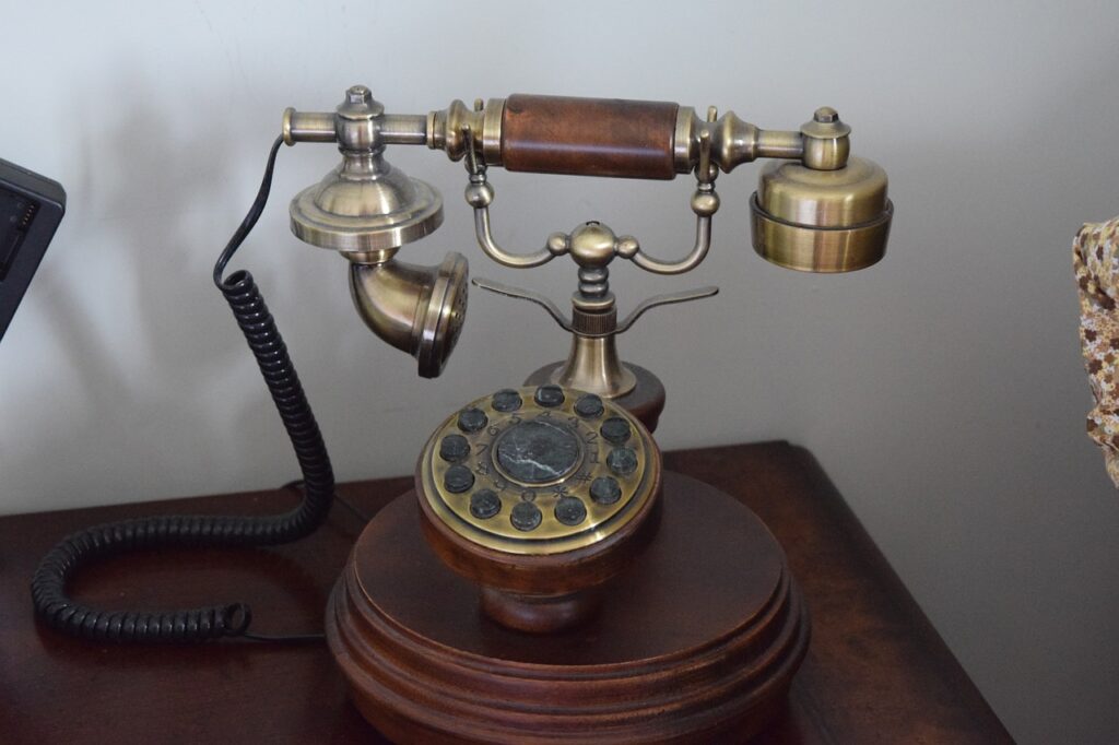Why Virtual Phone Systems Are Making Traditional Landlines History ...